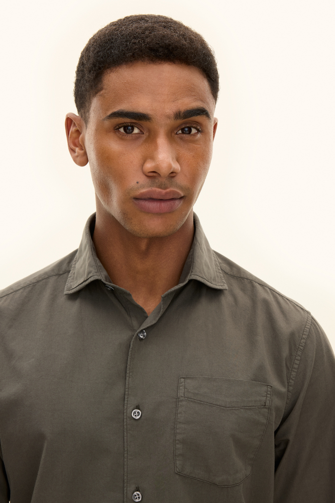 Regular Fit Twillskjorta Wide Spread Krage - Grön | Oscar Jacobson