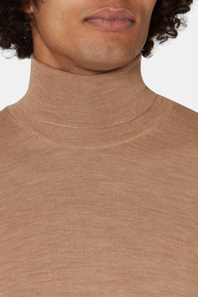 Slim Fit Extra Fine Merino Wool Rollneck - Beige | Oscar Jacobson